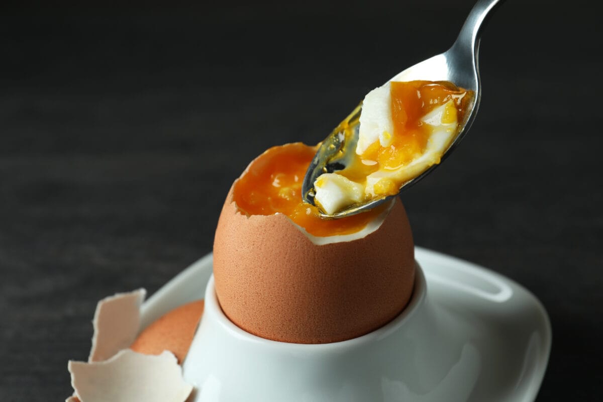 Œuf à la coque parfait : cuisson, temps, astuces et recettes